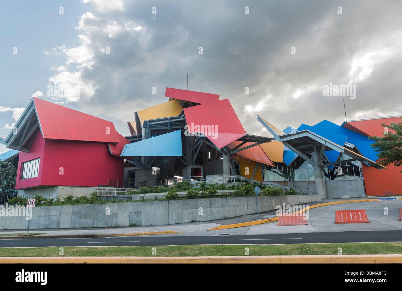 The impressive exterior of the Biomuseo with its different colored ...