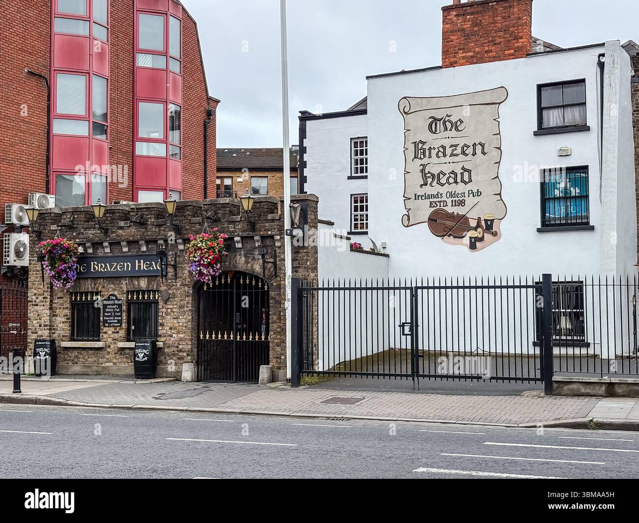 The Brazen Head. Exterior view of Ireland's oldest pub established in ...