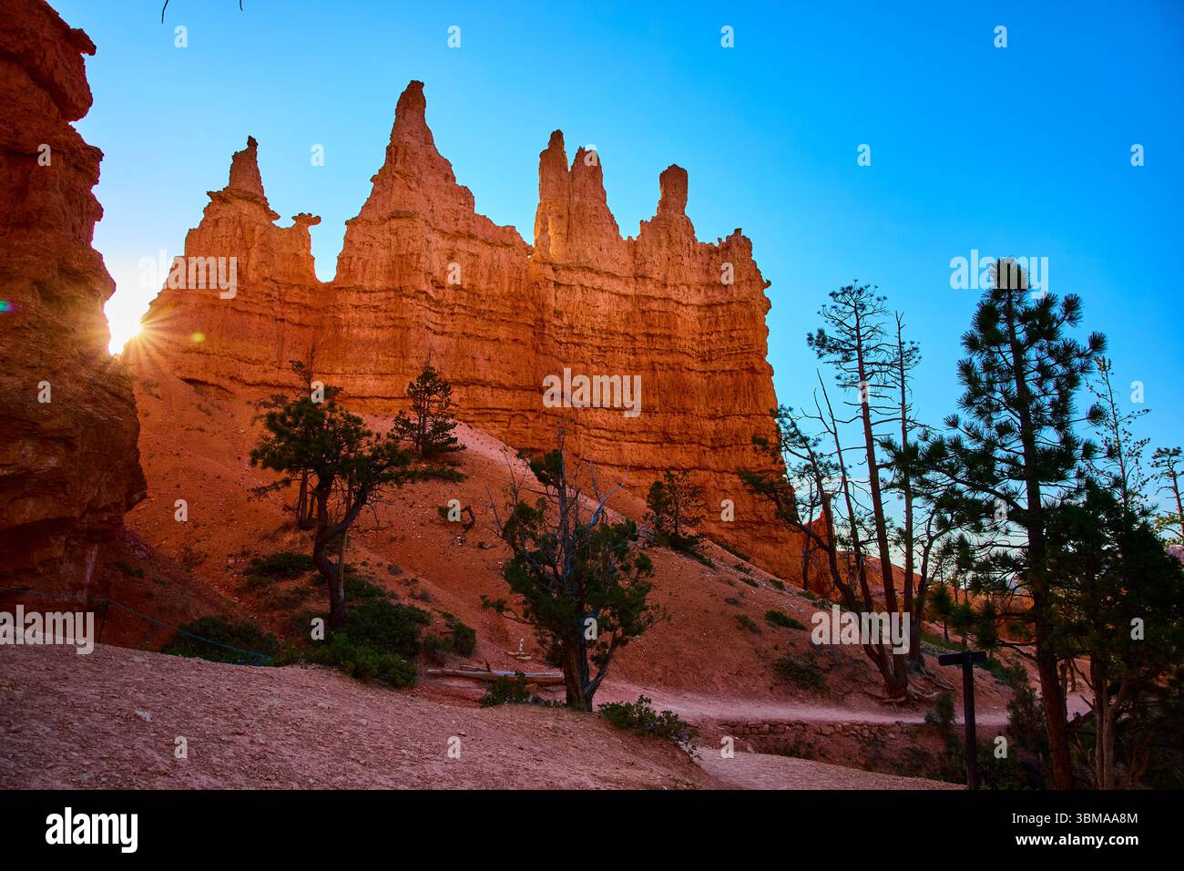 Bryce Canyon Hoodoos and Queen Victoria Formation with Sunburst and ...