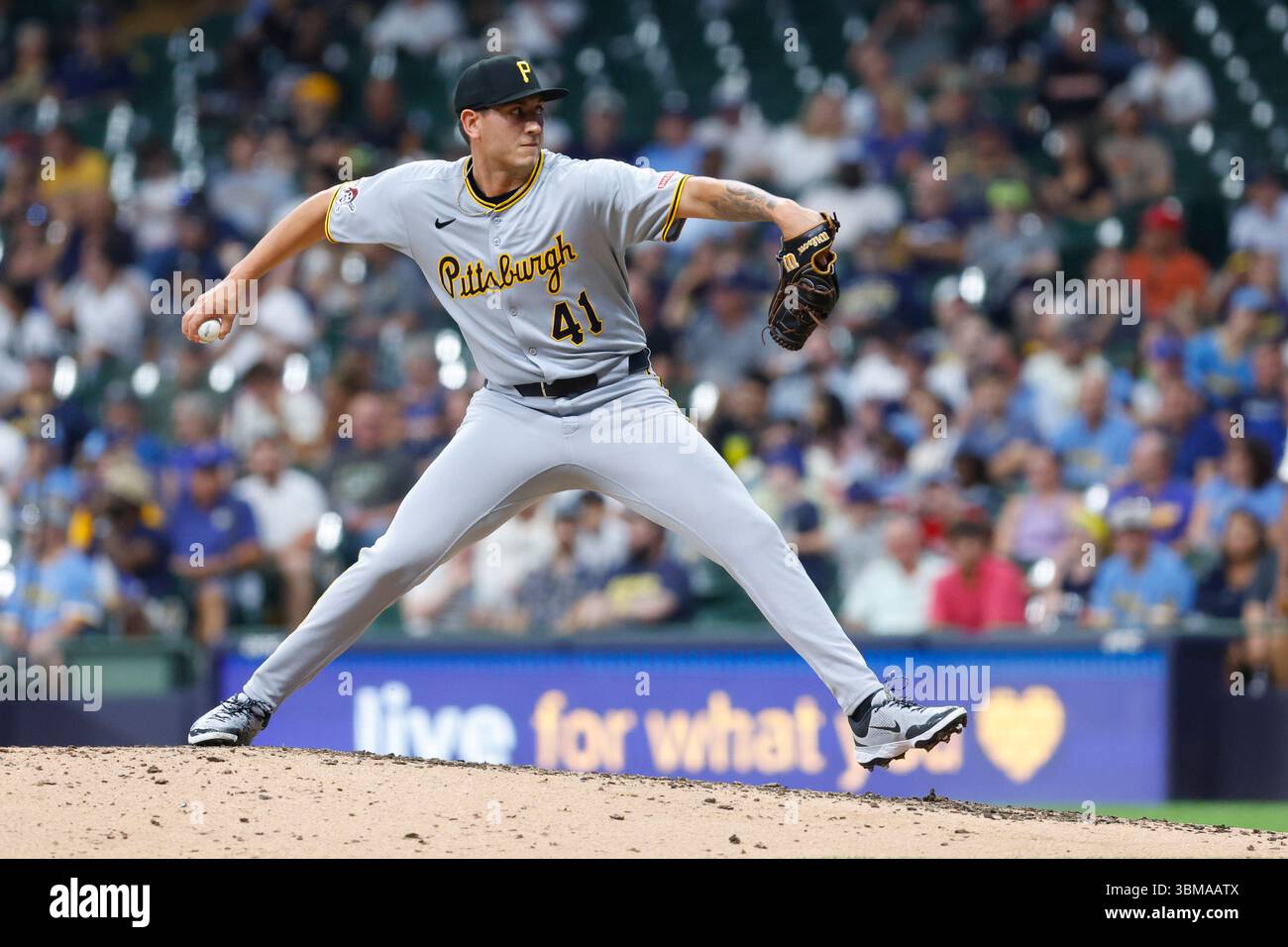 MILWAUKEE, WI - JUNE 24: Pittsburgh Pirates pitcher Michael Darrell ...