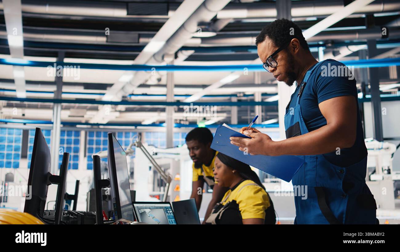 Supervisor in solar panel factory hi-res stock photography and images ...