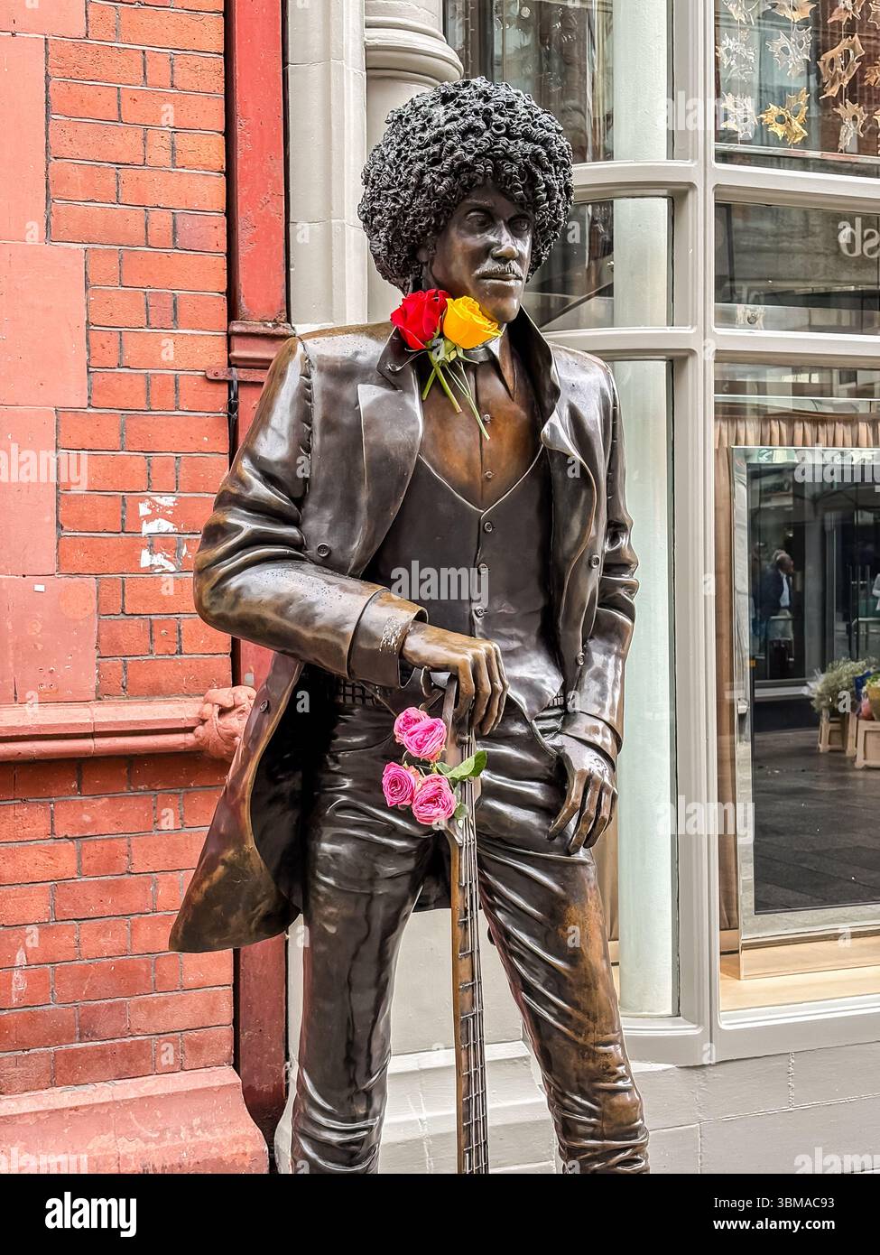 Phil Lynott Statue, a bronze tribute to Ireland's rock icon and Thin ...