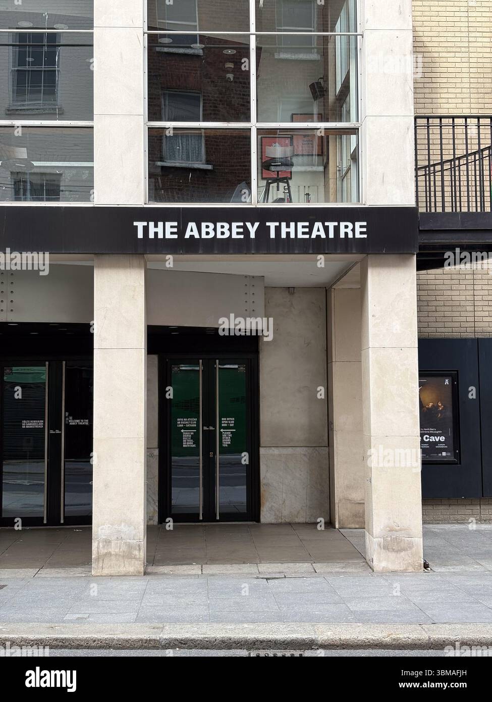 Abbey theatre dublin hi-res stock photography and images - Alamy