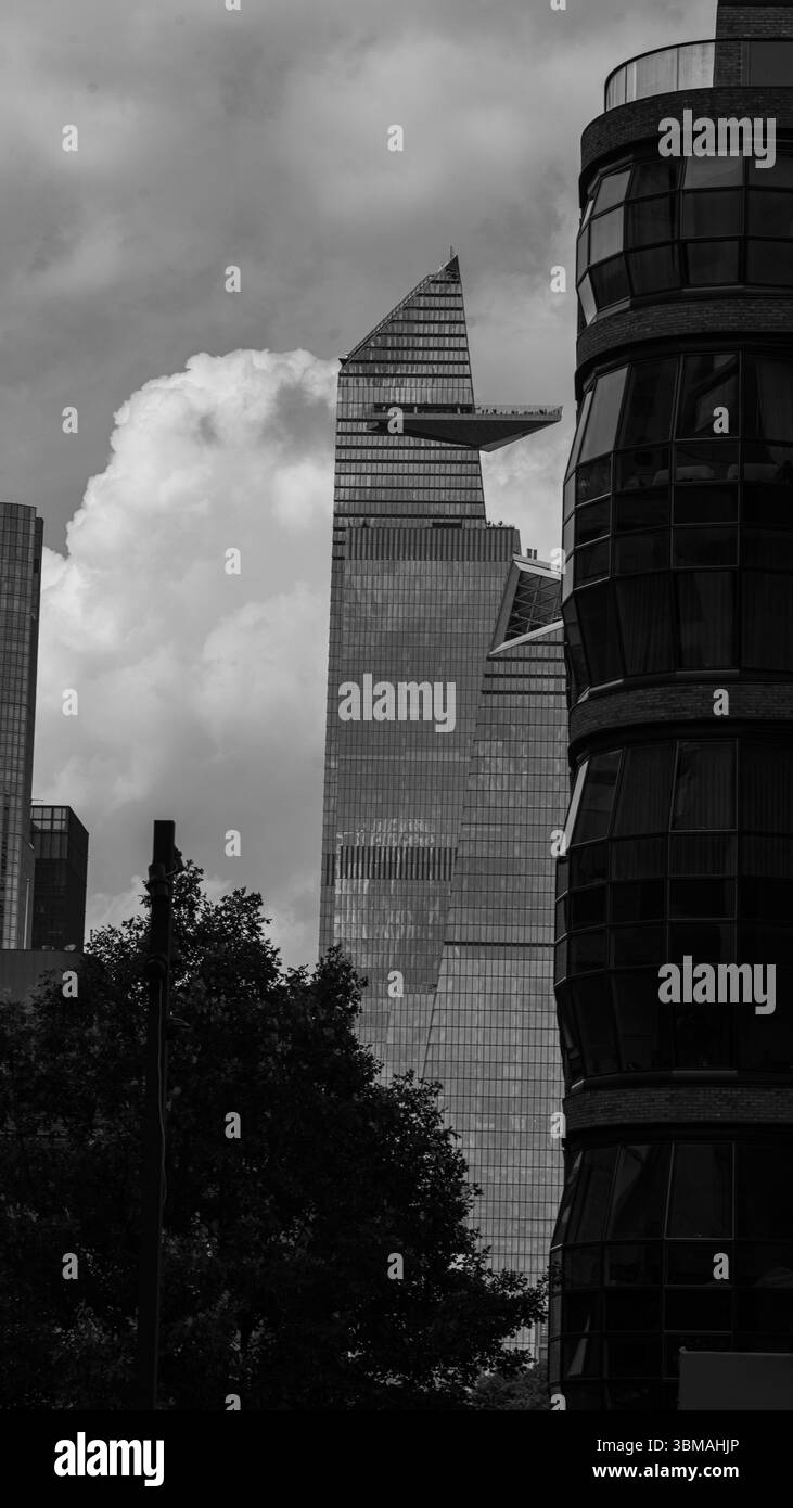New york building night facade Black and White Stock Photos & Images ...