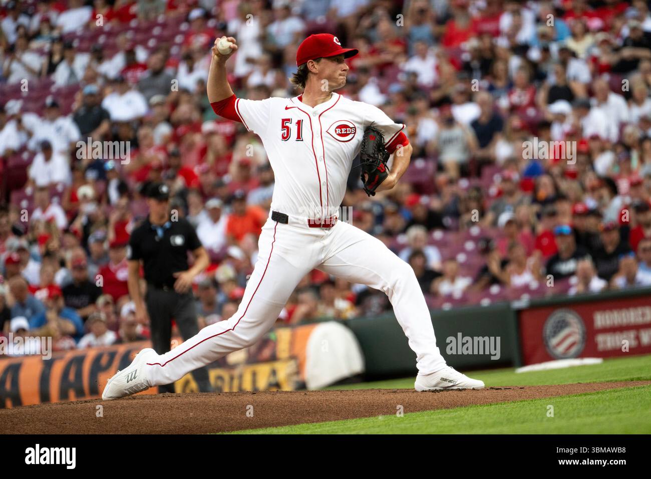 Cincinnati Reds pitcher Brady Singer throws a pitch the first inning of ...
