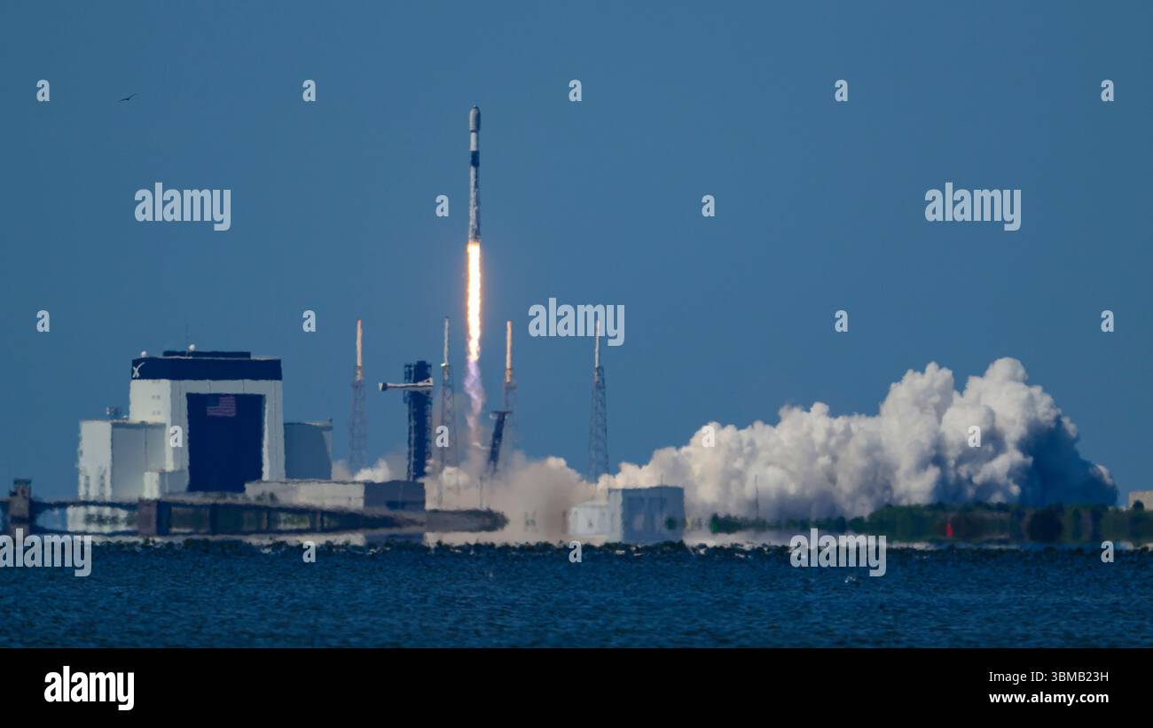 Cape Canaveral, Florida, USA. 25th June, 2025. A SpaceX Falcon 9 rocket ...
