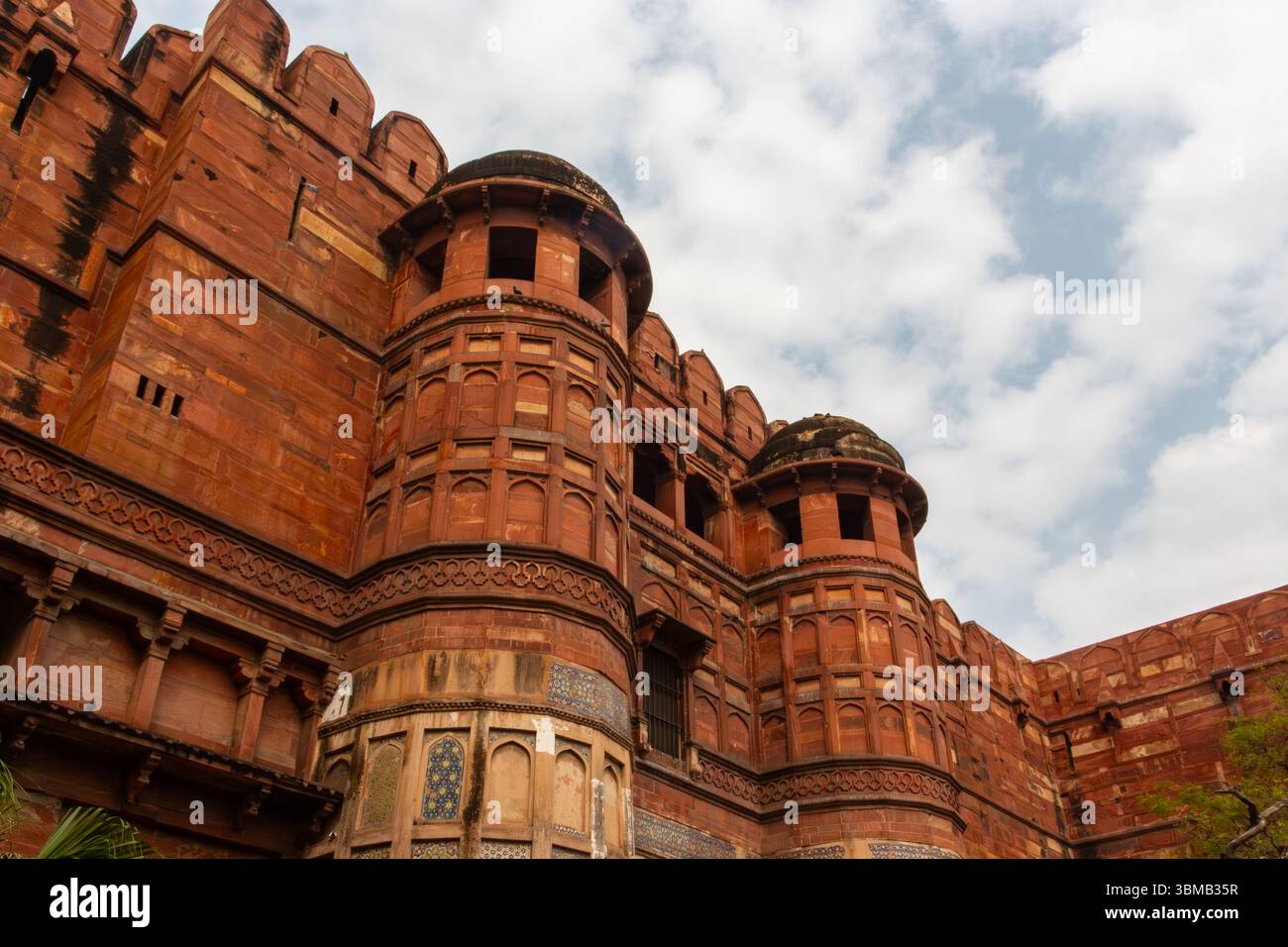 Red brick building turrets hi-res stock photography and images - Alamy