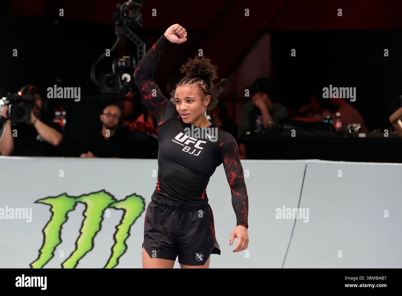 Las Vegas, USA. 25th June, 2025. LAS VEGAS, NEVADA - Cassia Moura and ...