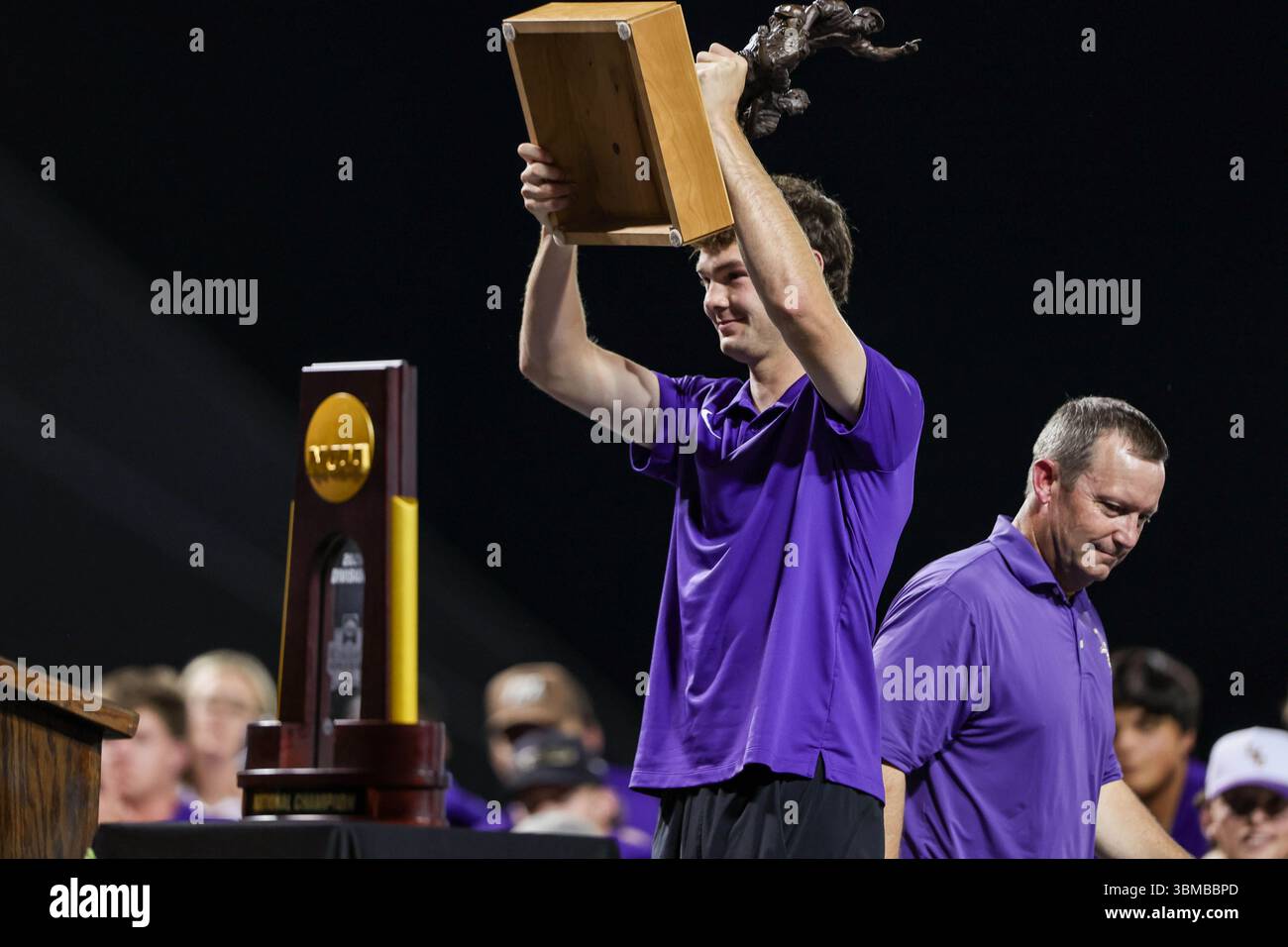 Baton Rouge, LA, USA. 26th June, 2025. LSU starting pitcher Kade ...