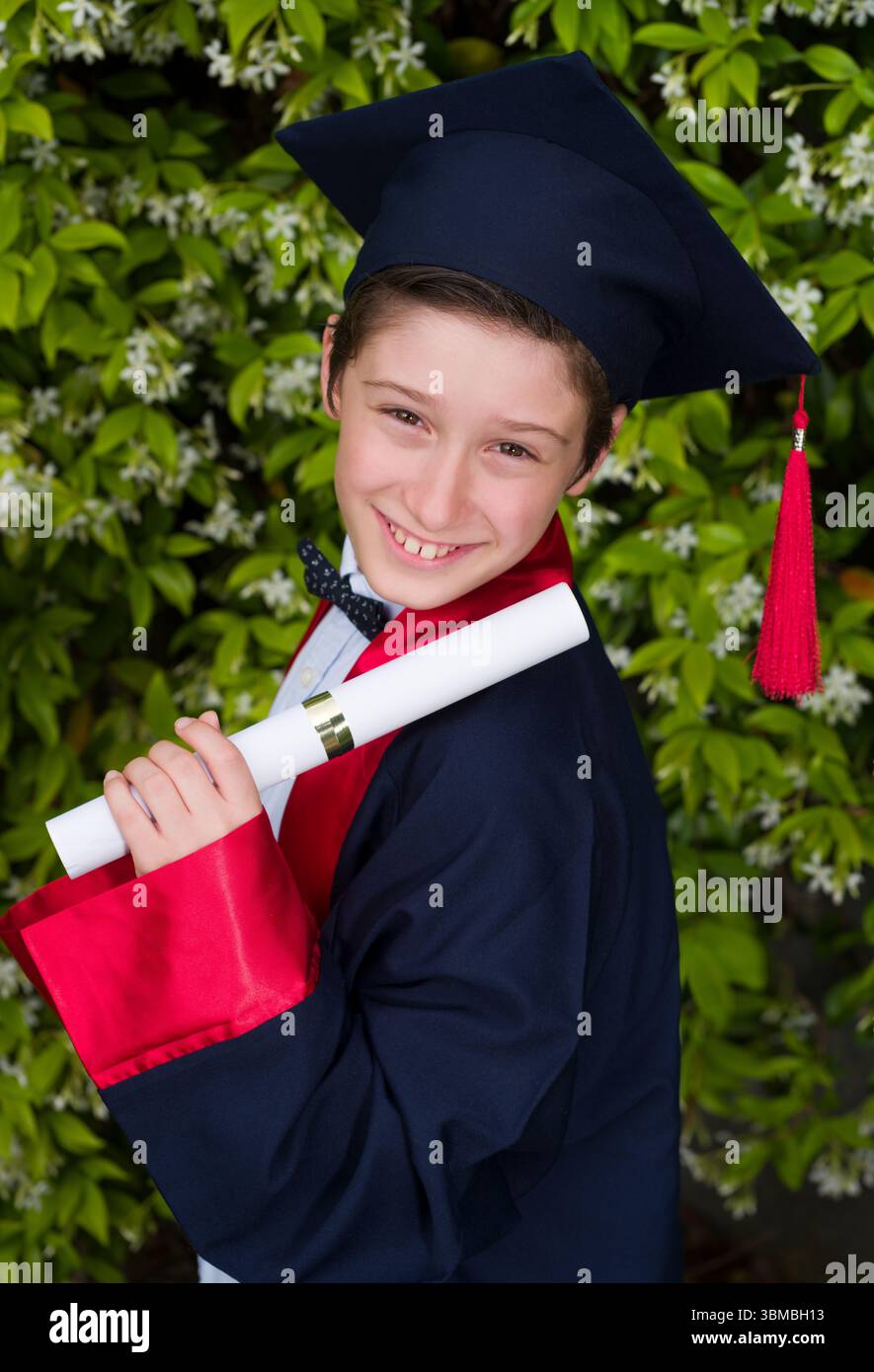 Graduate outfit hi-res stock photography and images - Alamy