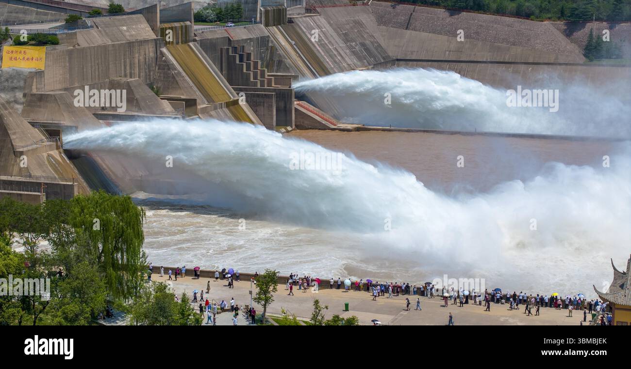 Water gushes out from the Xiaolangdi Reservoir on the Yellow River in ...