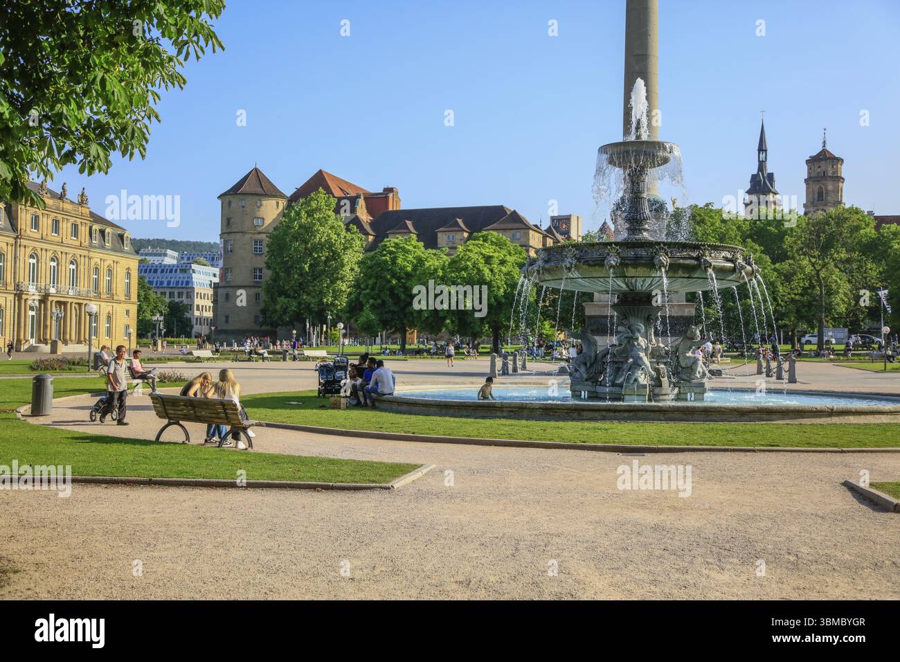 Schlossplatz with New Palace, Old Palace, Fountain, Collegiate Church ...