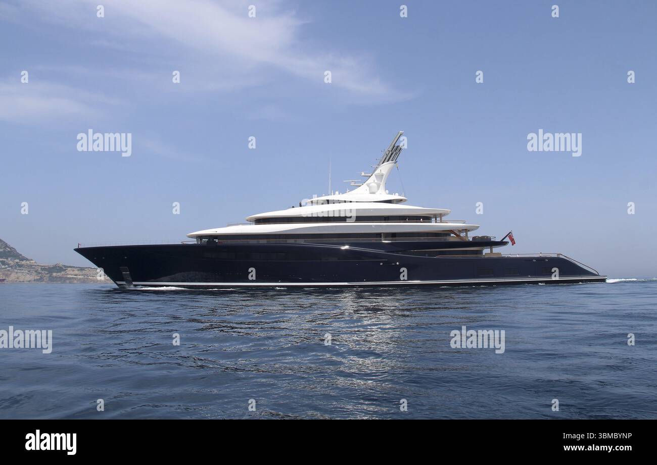 119 metre long motor yacht BREAKTHROUGH on her maiden voyage off ...