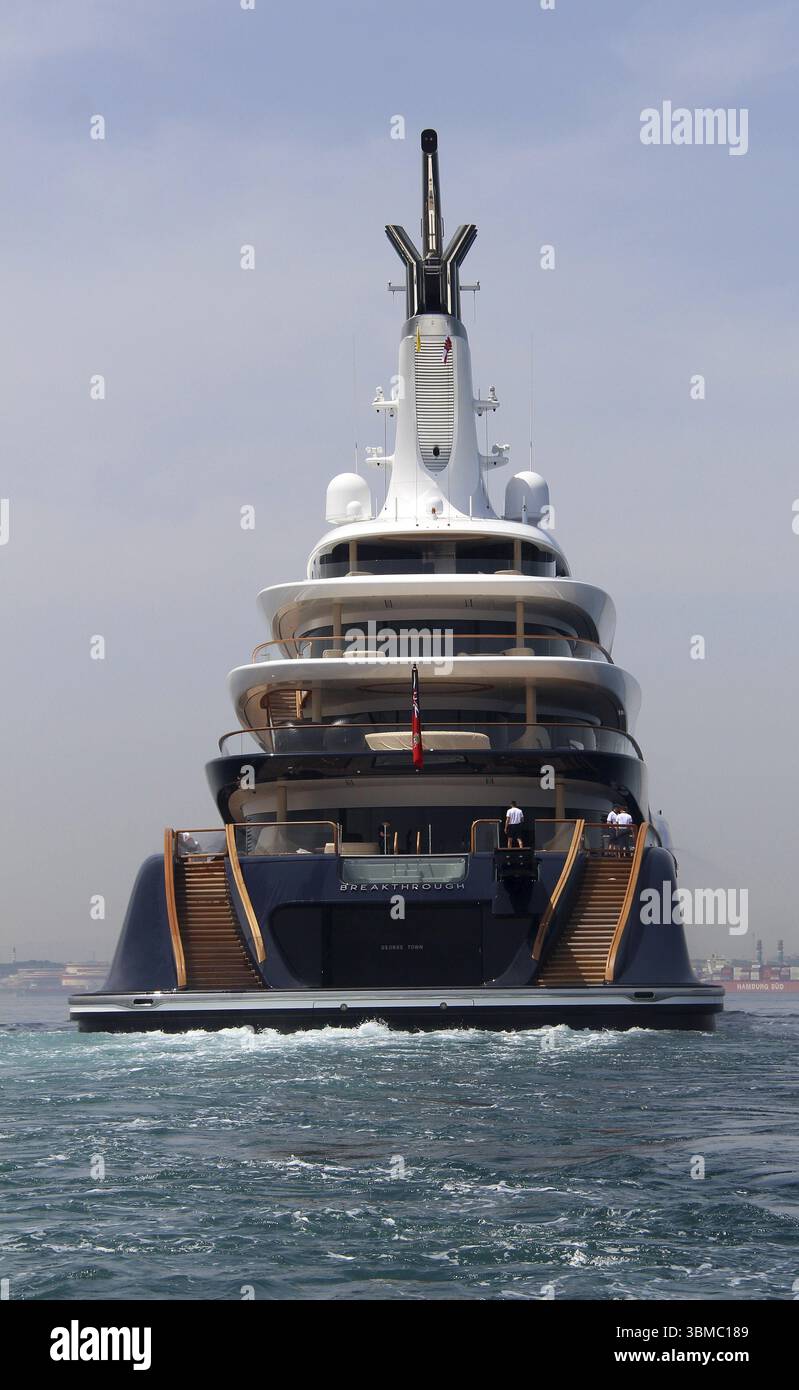 119 metre long motor yacht BREAKTHROUGH on her maiden voyage off ...