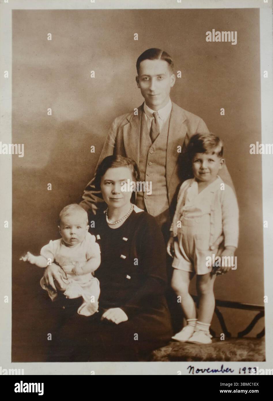 "japanese army" shanghai 1937 hi-res stock photography and images - Alamy