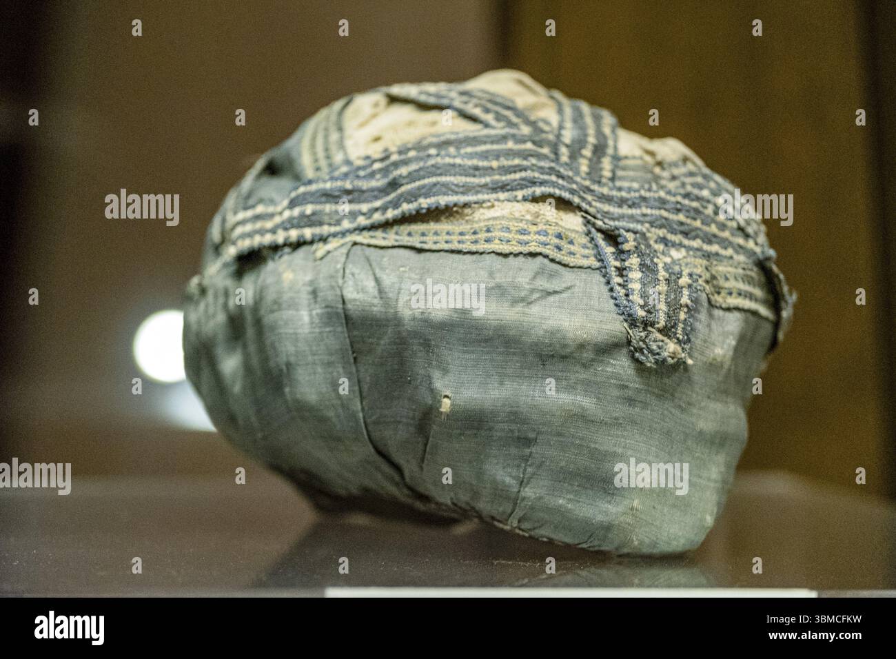 Medieval skull hi-res stock photography and images - Alamy