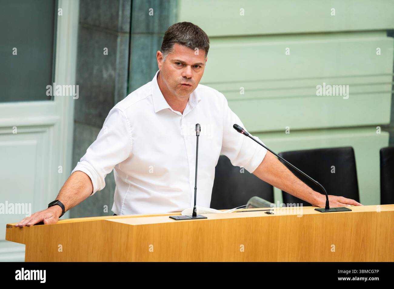 Tom Ongena Open VLD at the Flemish parliament plenary meeting in ...