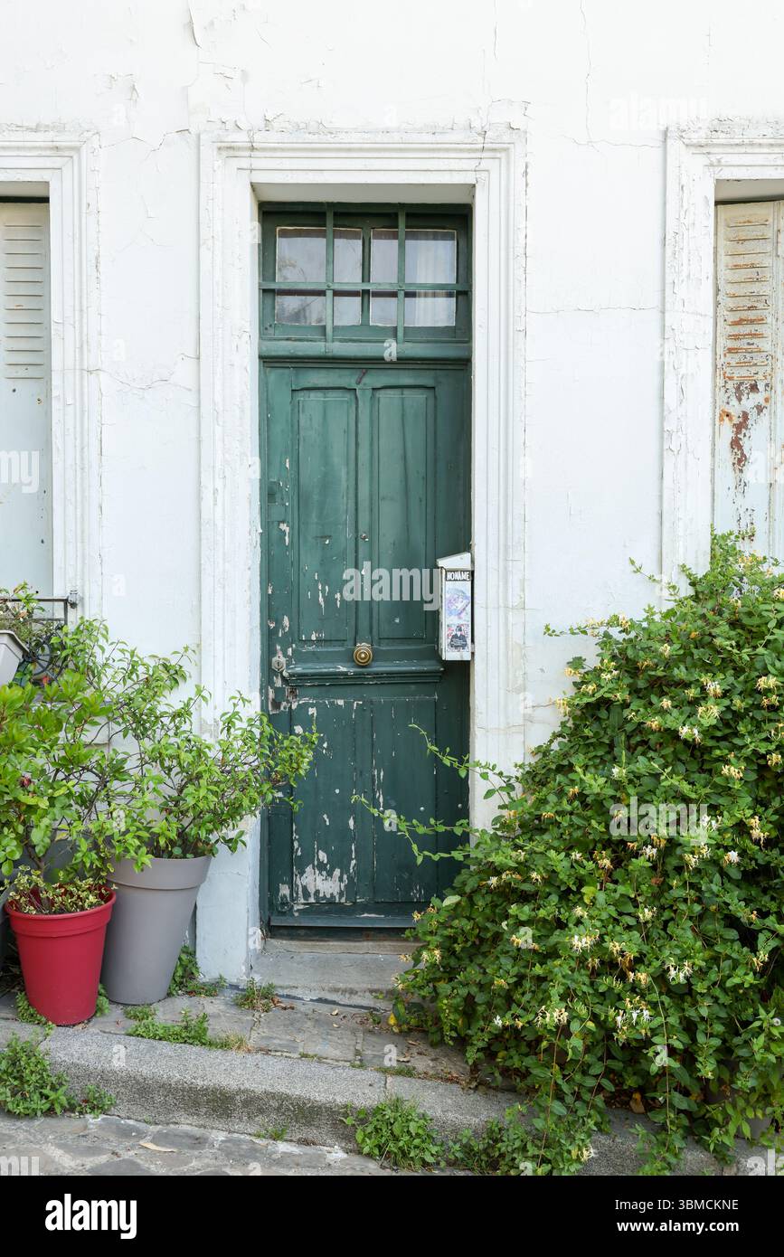 Old green white step hi-res stock photography and images - Alamy