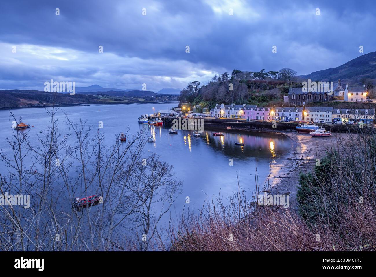 Colourful houses on the quayside, Portree (Port Righ), Isle of Skye ...