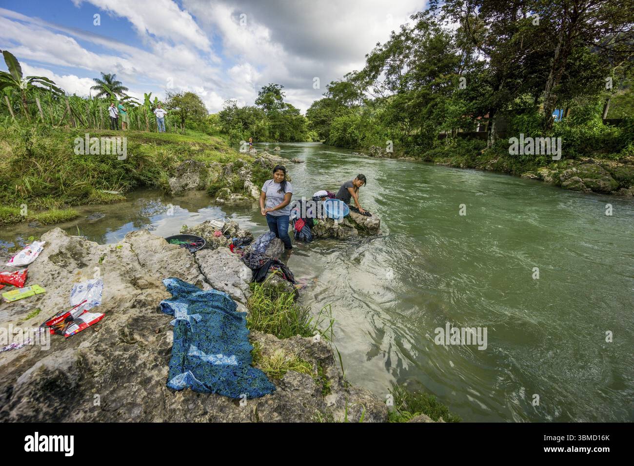 Washing clothes in the Cuatro Chorros river, Lancetillo, La Parroquia ...