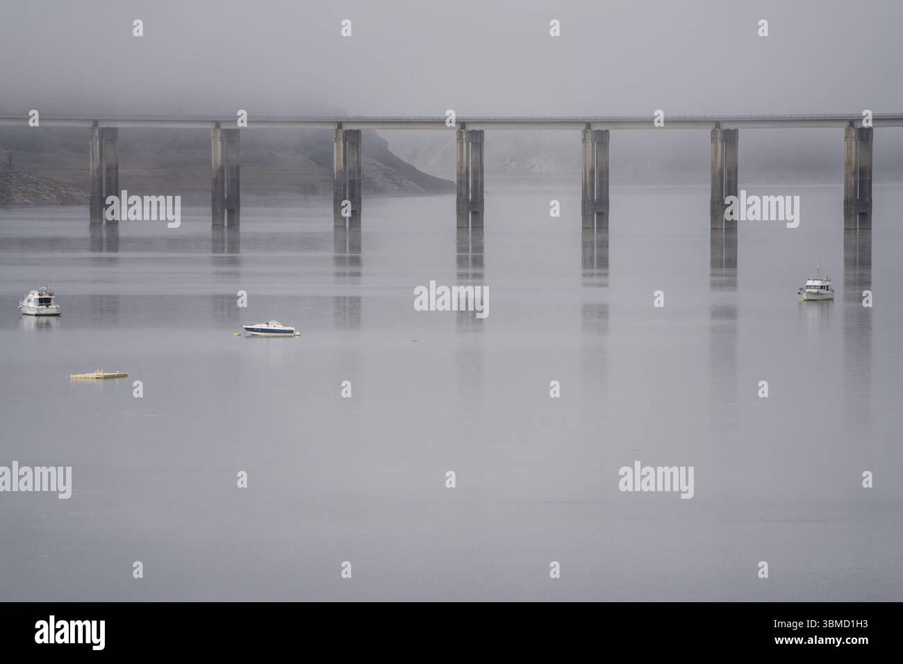 Bridge over riaño reservoir hi-res stock photography and images - Alamy