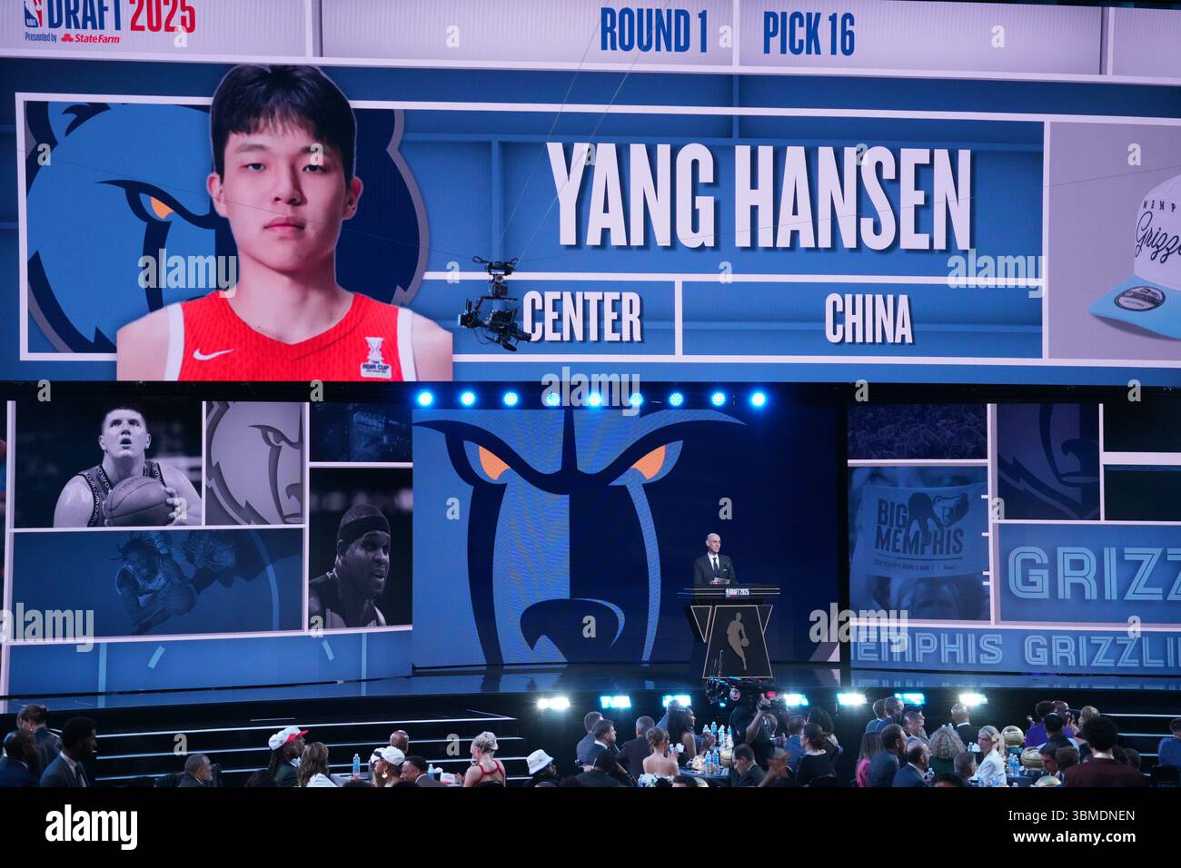 New York, USA. 25th June, 2025. Yang Hansen's name is shown on the ...