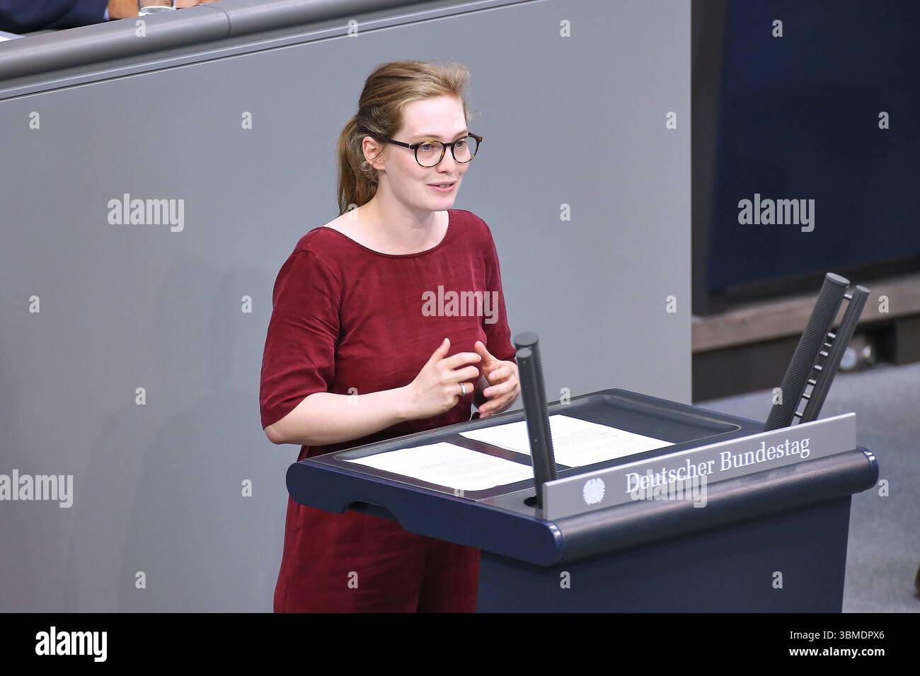 Berlin, Deutschland, 26.06.2025: Deutscher Bundestag: 14 ...