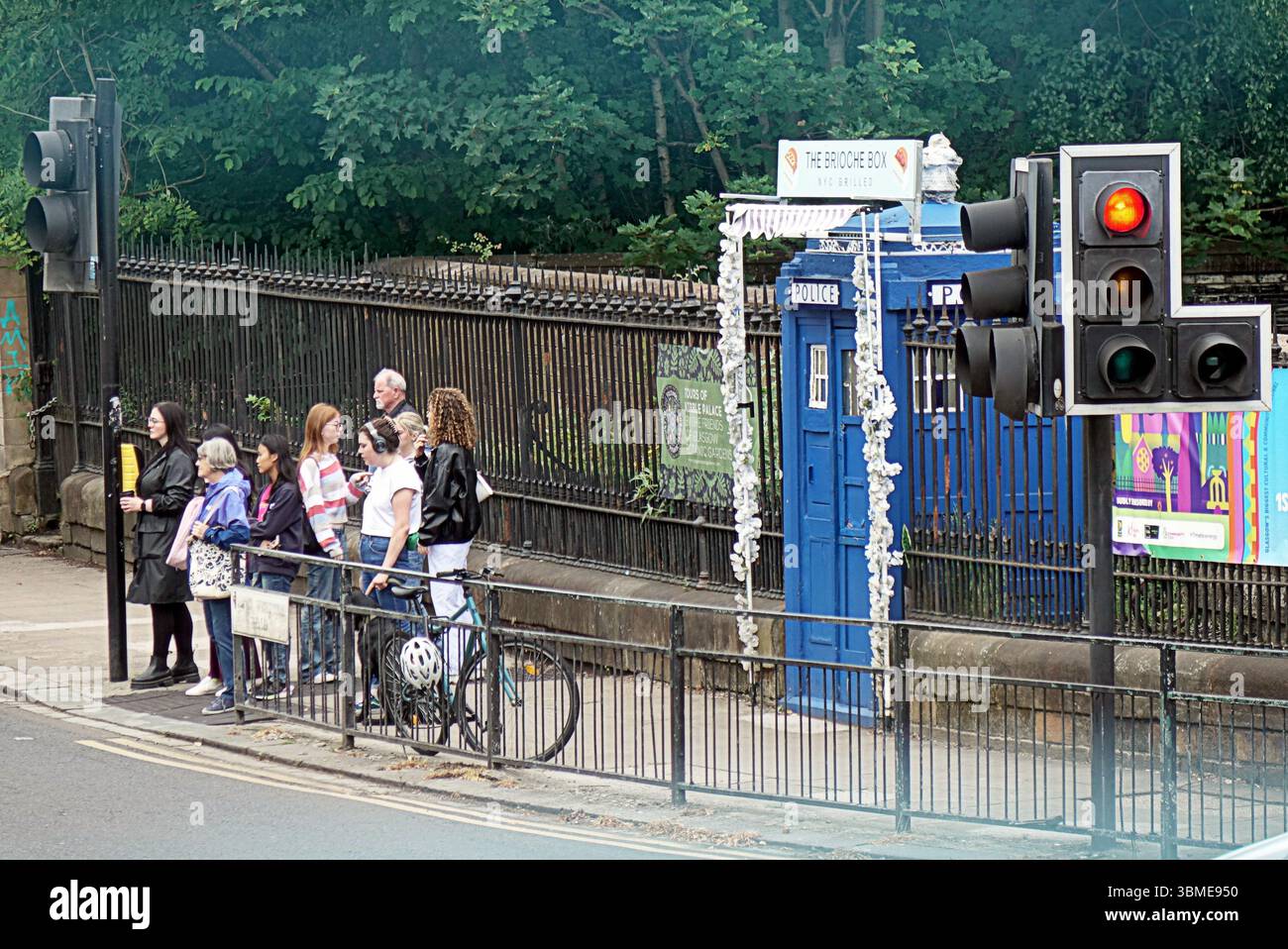 Glasgow, Scotland, UK. 26thJune, 2025. UK Weather: Dull as temperatures ...