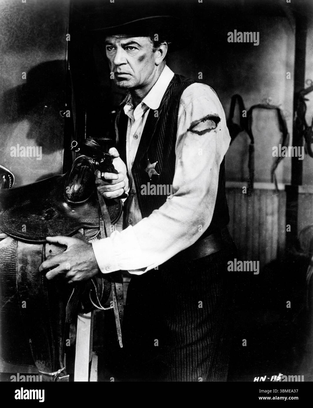 GARY COOPER as Marshal Will Kane in HIGH NOON 1952 director FRED ...
