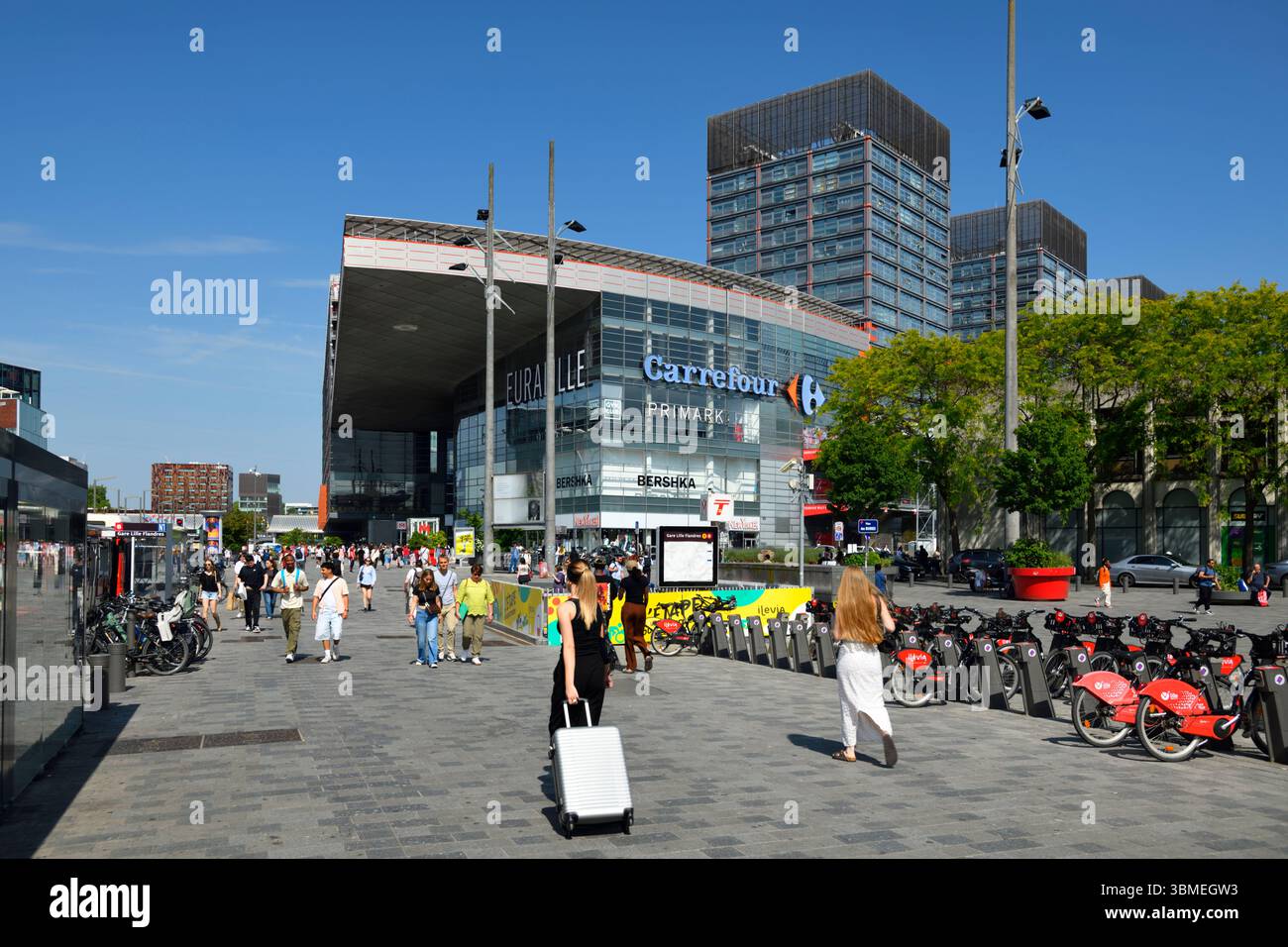 France, Nord, Lille, station area, shopping center and mall EuraLille ...