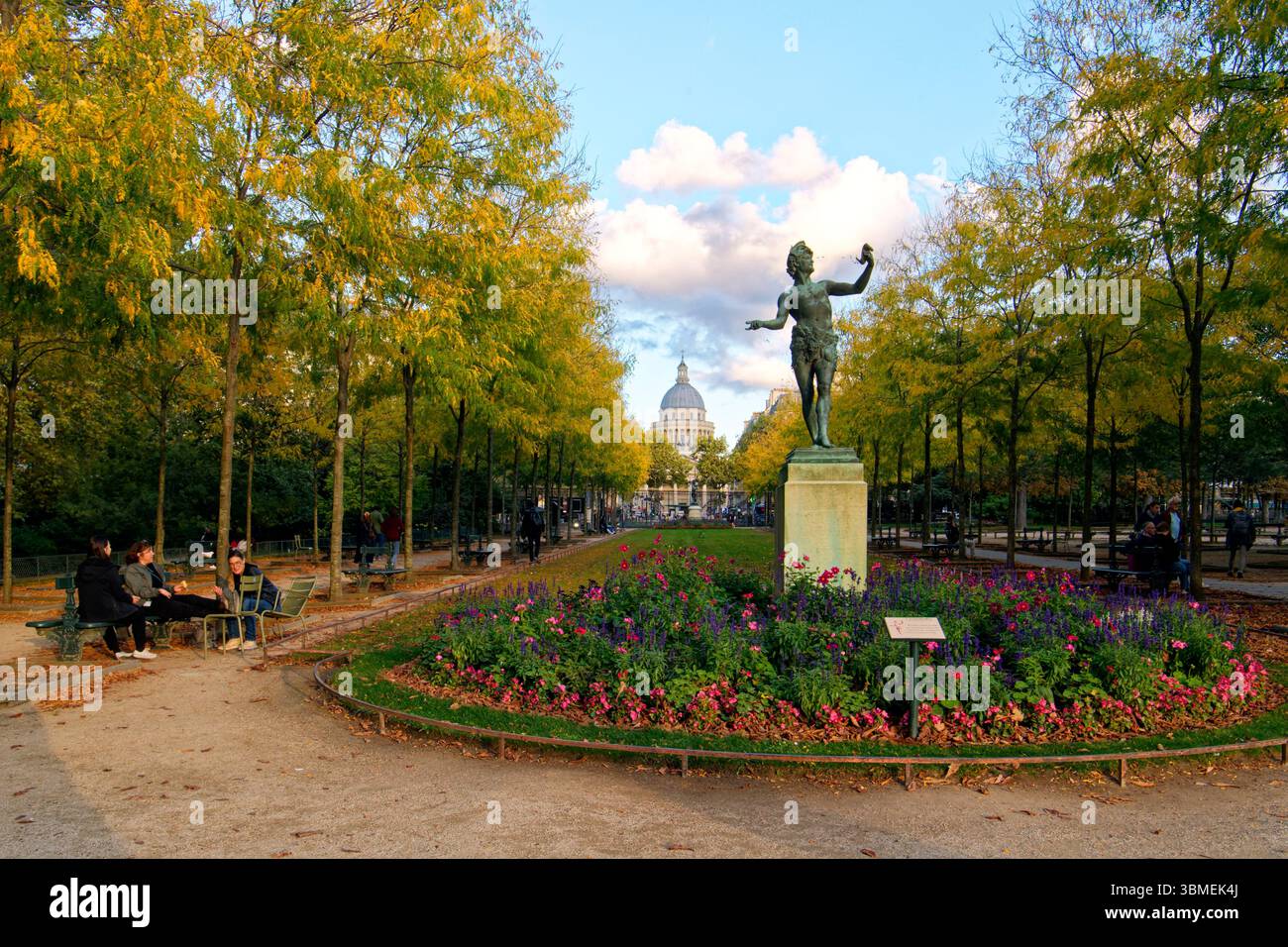 France, Paris, Odeon district, the Luxembourg Garden with the statue ...
