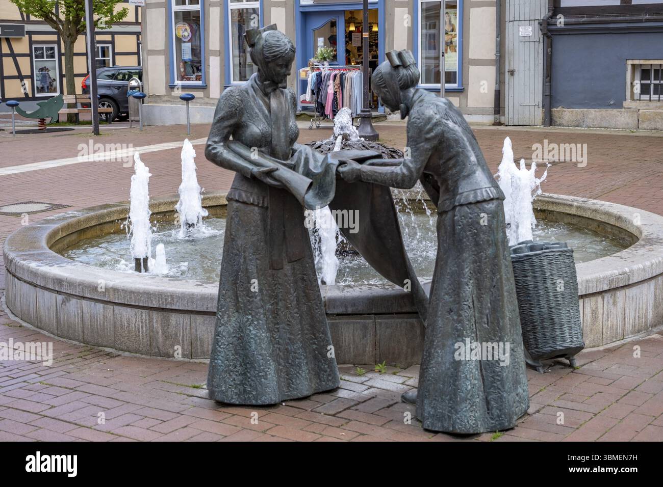 Linen weavers well hi-res stock photography and images - Alamy