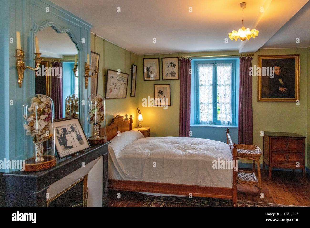 France, Eure, Giverny, Claude Monet Foundation, the house, bedroom ...