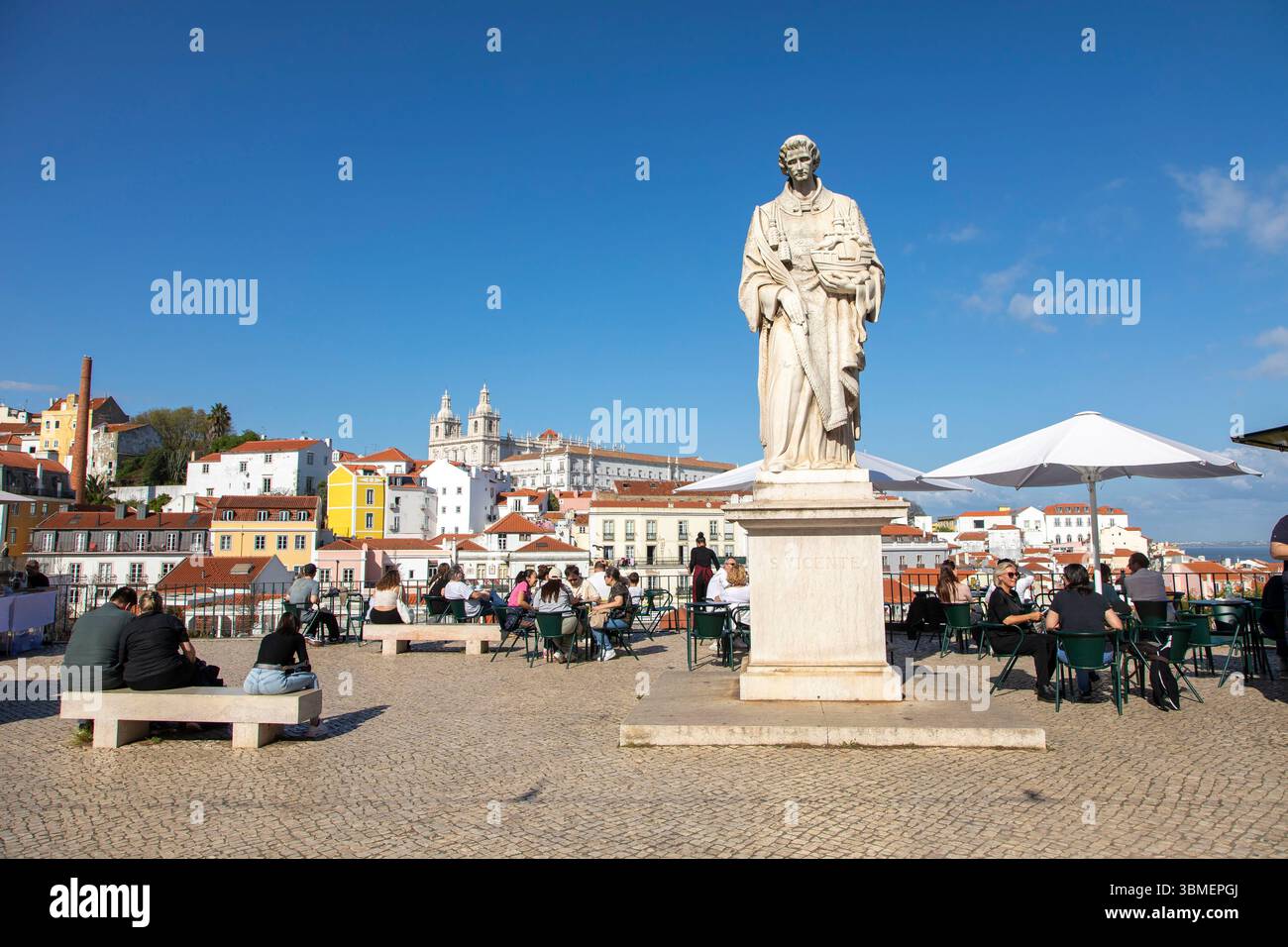 Portugal, Lisbon, Alfama district, terrace of Largo das Portas do Sol, Saint Vincent statue and ...