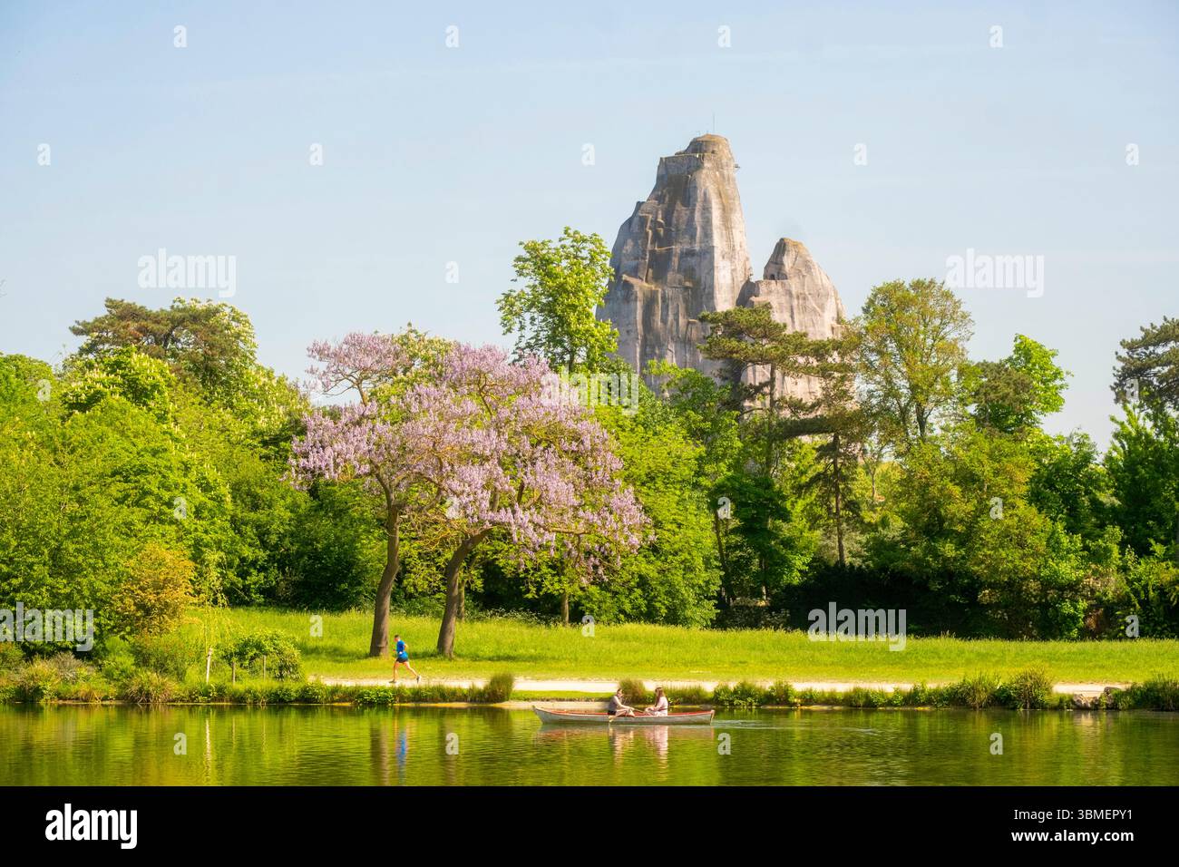France, Paris, the Bois de Vincennes, Lake Daumesnil, boat and the Rock ...