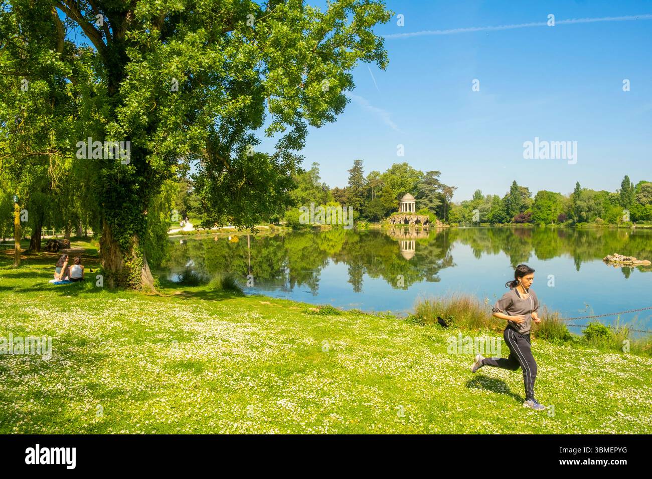 France, Paris, the Bois de Vincennes, Lake Daumesnil, Romantic Temple ...