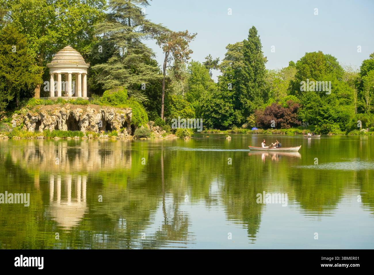 France, Paris, the Bois de Vincennes, Lake Daumesnil, Romantic Temple ...