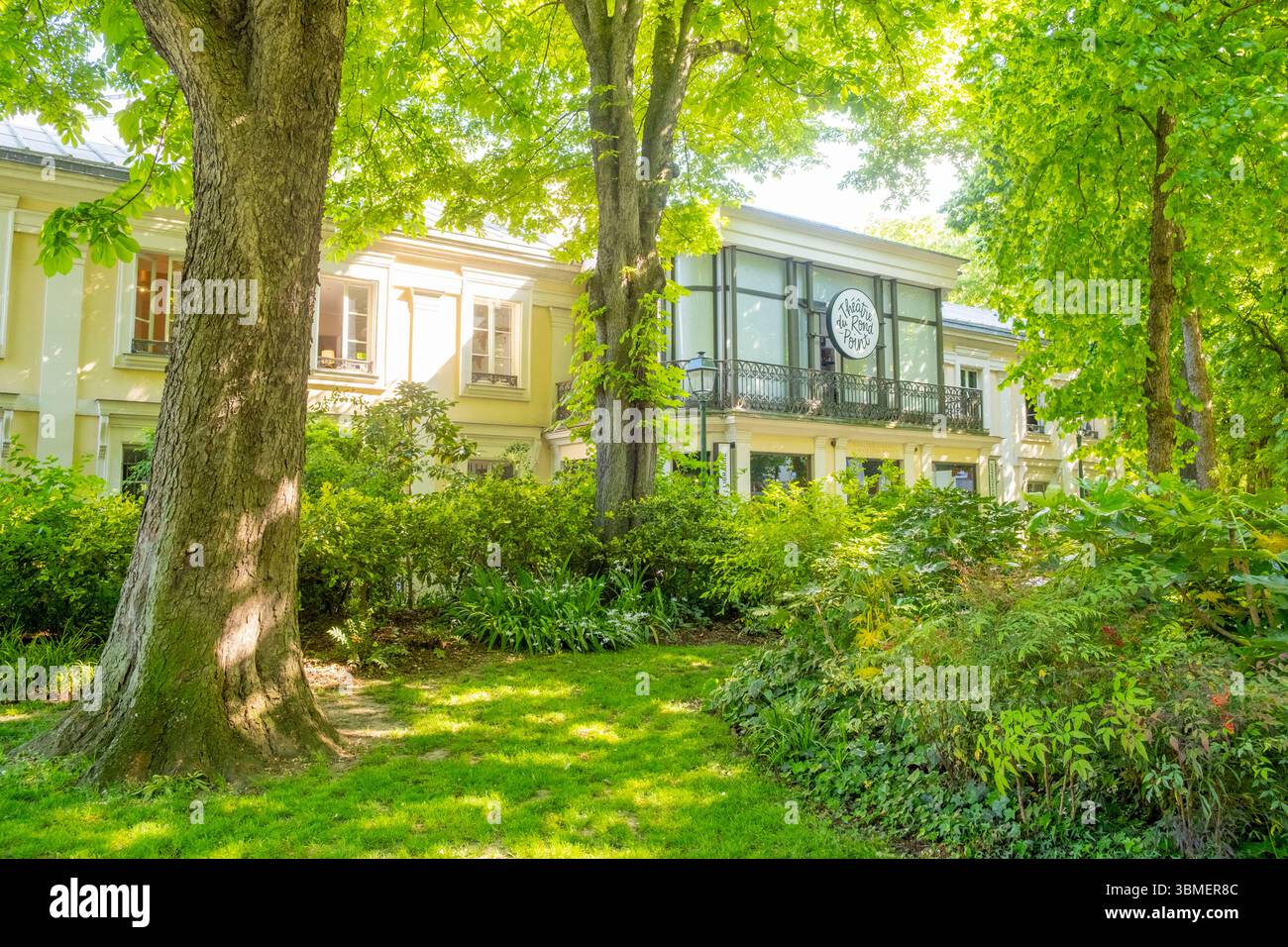 France, Paris, Rond Point des Champs Elysees theater Stock Photo - Alamy
