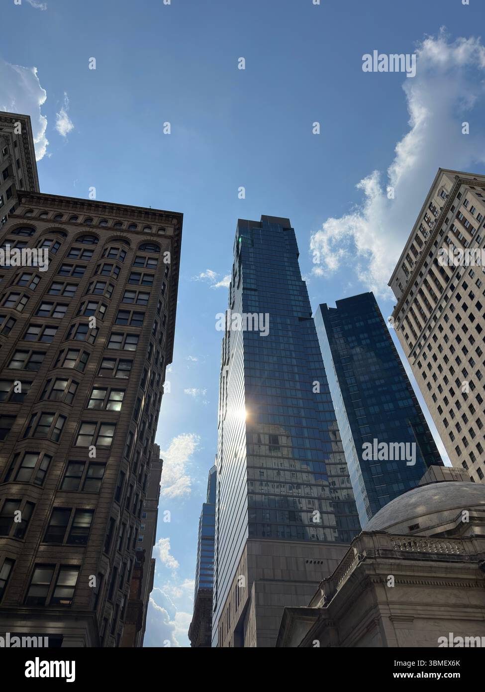 Sun Reflecting off a Skyscraper Stock Photo - Alamy