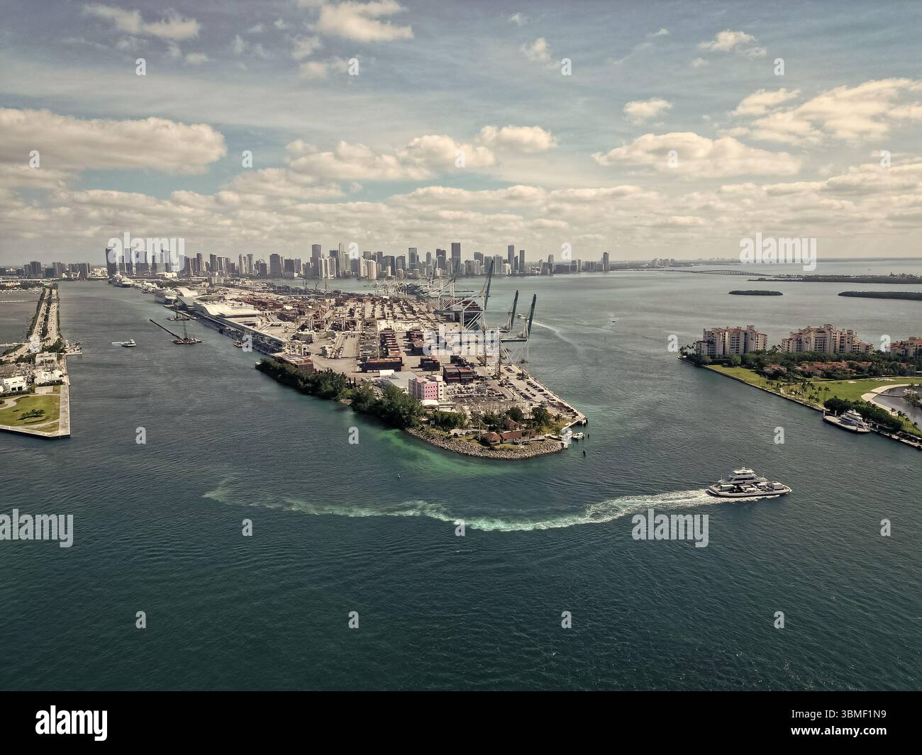 Aerial view on marina, Florida. Miami beach aerial view. Marina ...