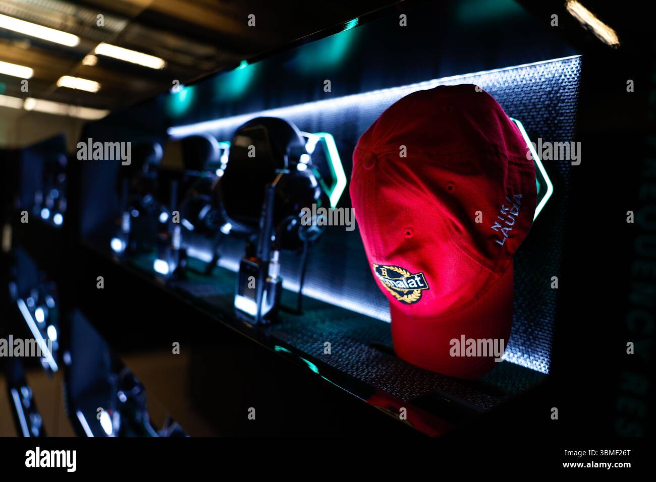 Spielberg, Autriche. 26th June, 2025. Niki Lauda cap Mercedes AMG F1 ...