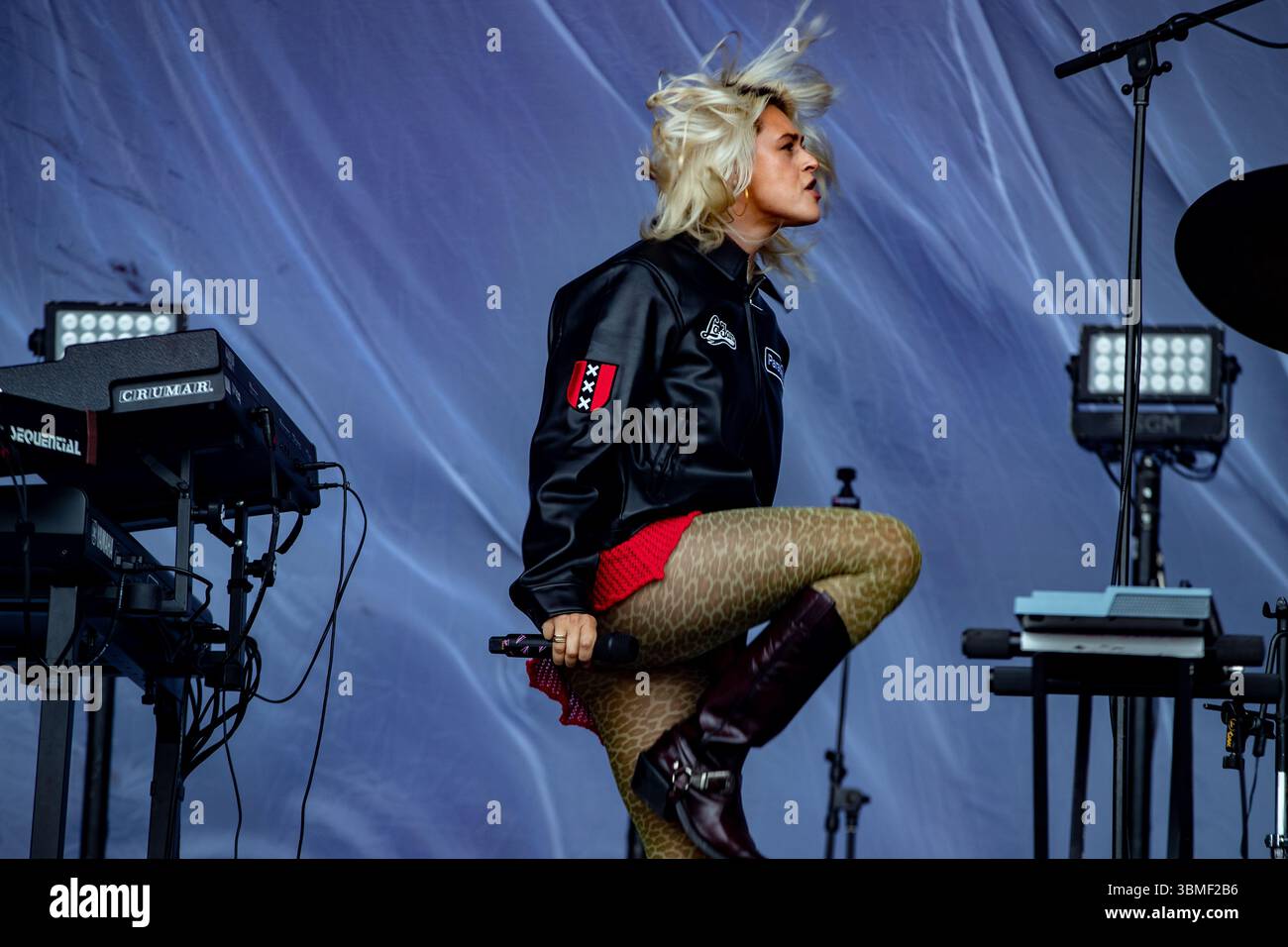 SCHARENDIJKE - Singer Bente performs during the first day of the ...