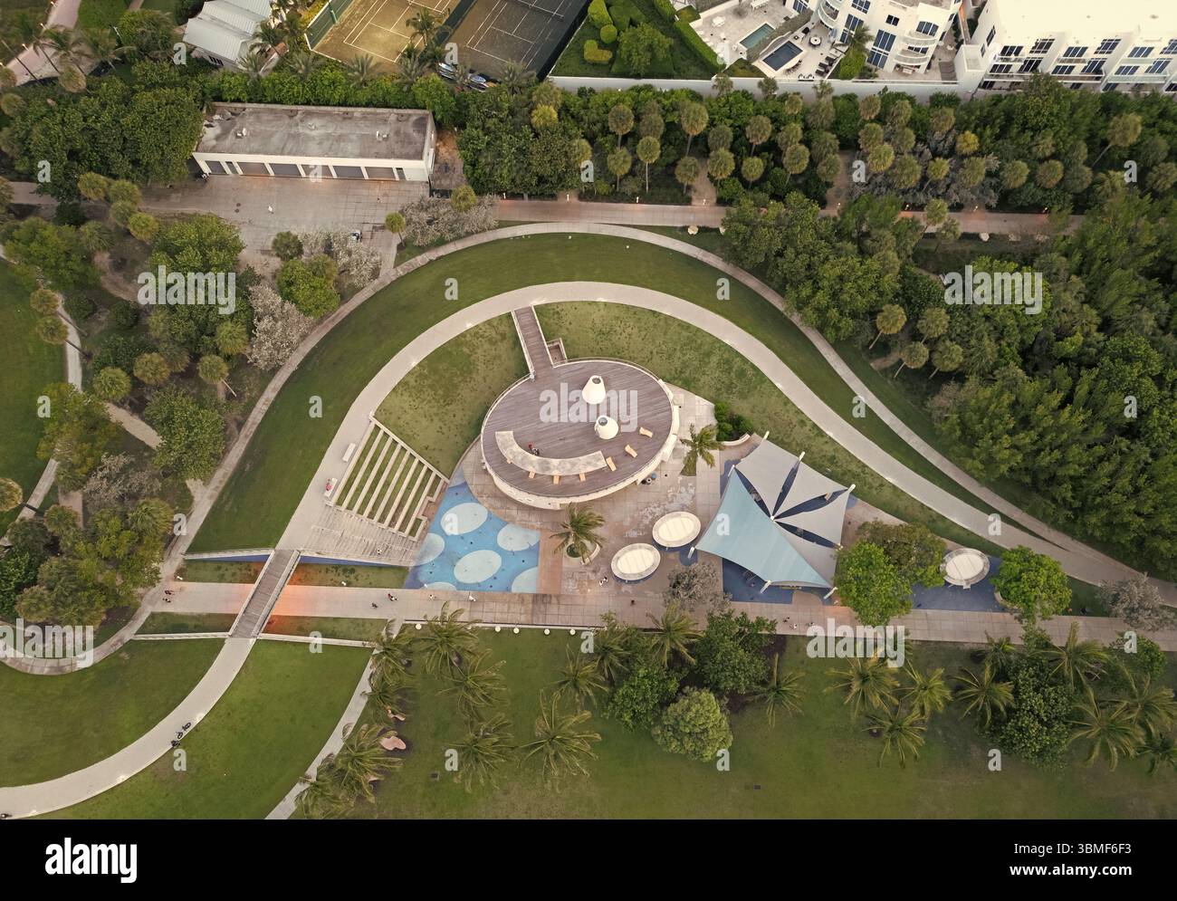 Aerial view on lounge zone in park. Aerial landscape in South Beach ...