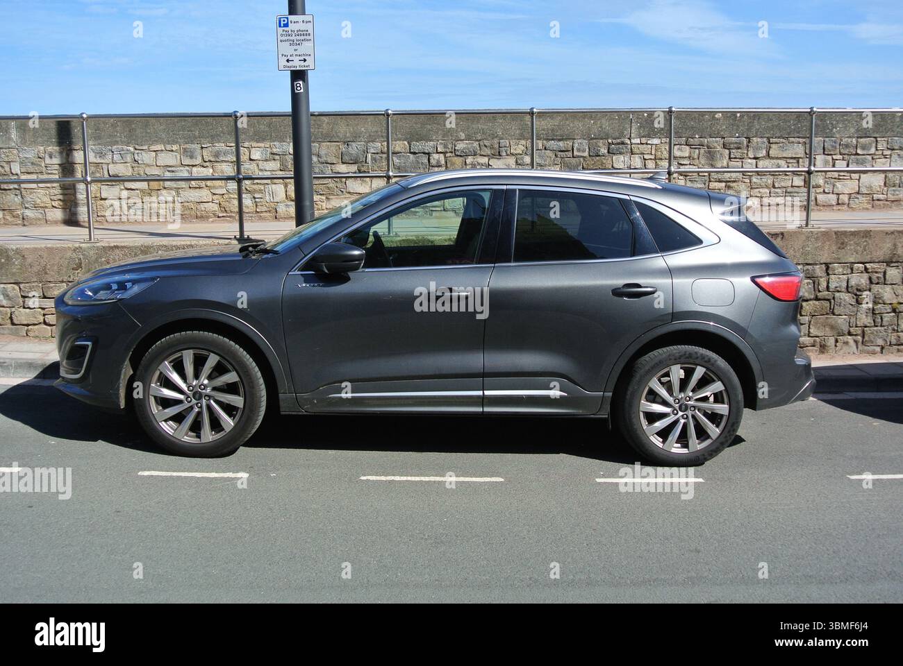2022 ford kuga vignale hi-res stock photography and images - Alamy