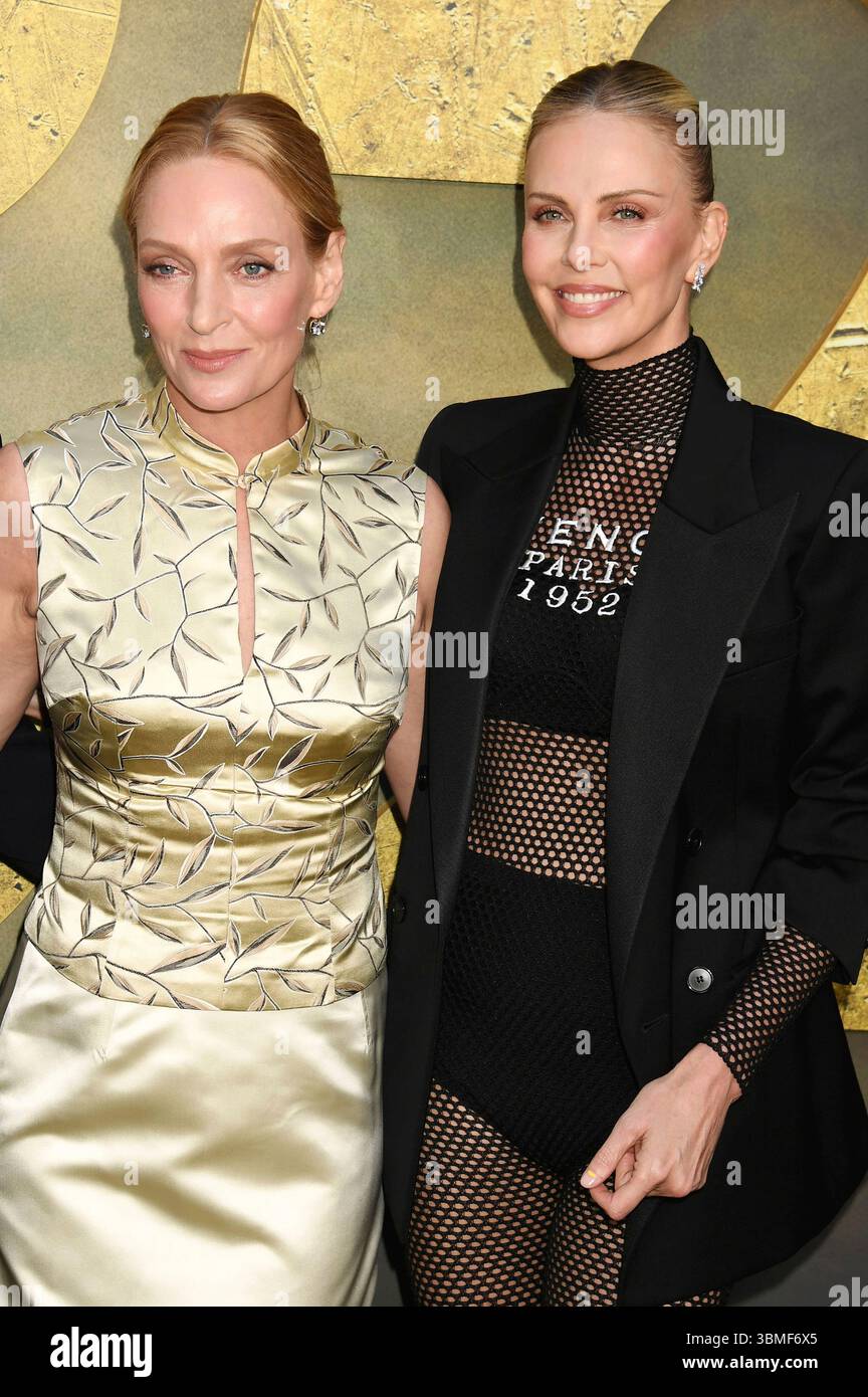 Uma Thurman und Charlize Theron bei der Premiere des Netflix-Films 'The Old Guard 2' im Netflix ...