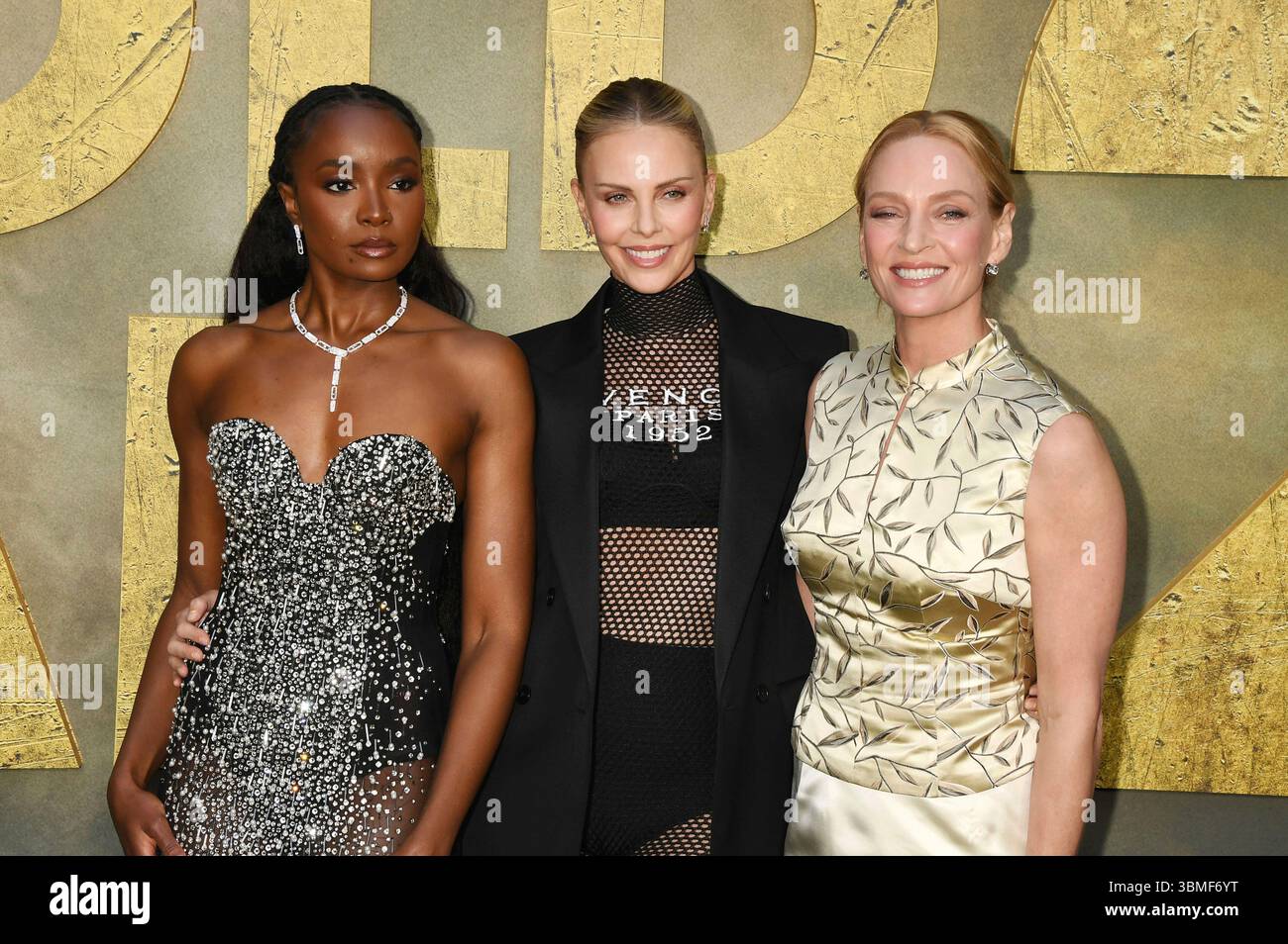 KiKi Layne, Charlize Theron und Uma Thurman bei der Premiere des Netflix-Films 'The Old Guard 2 ...