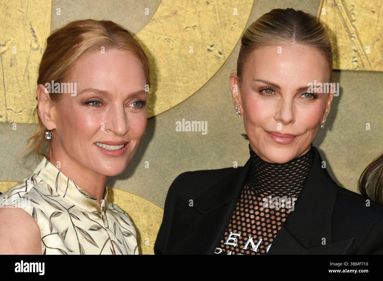 Uma Thurman und Charlize Theron bei der Premiere des Netflix-Films 'The Old Guard 2' im Netflix ...
