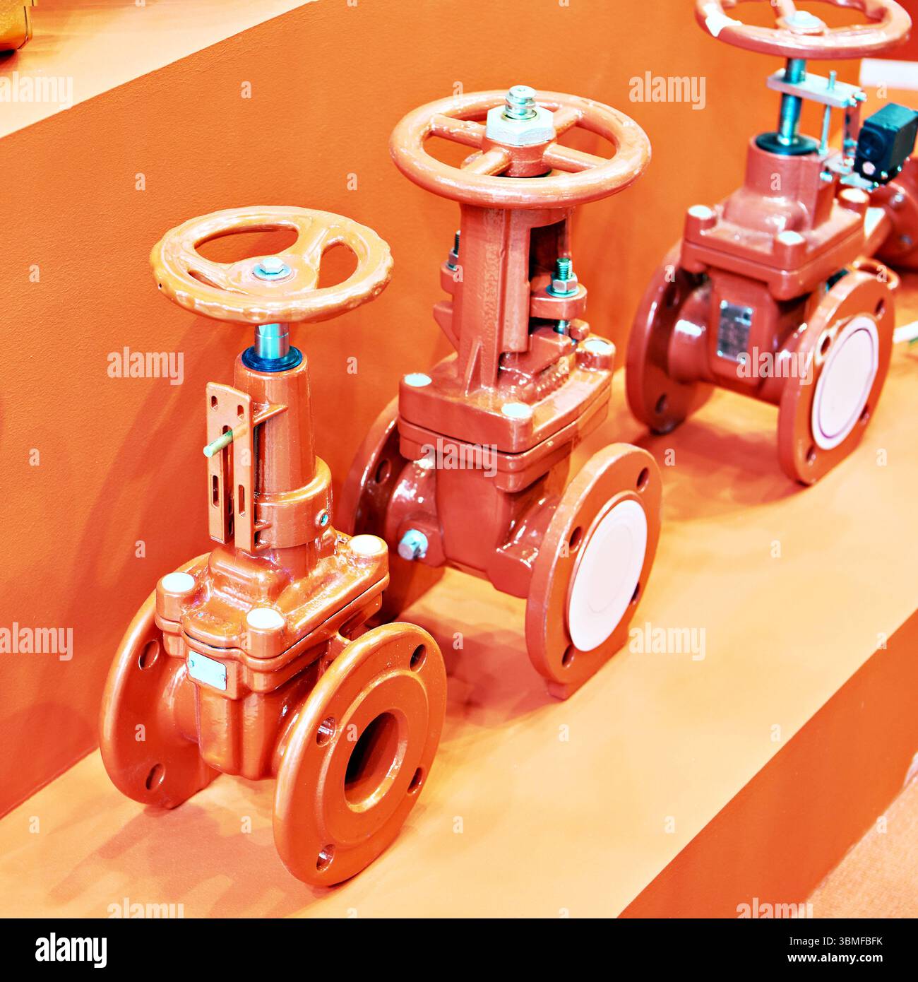 Red gate valve on exhibition Stock Photo - Alamy