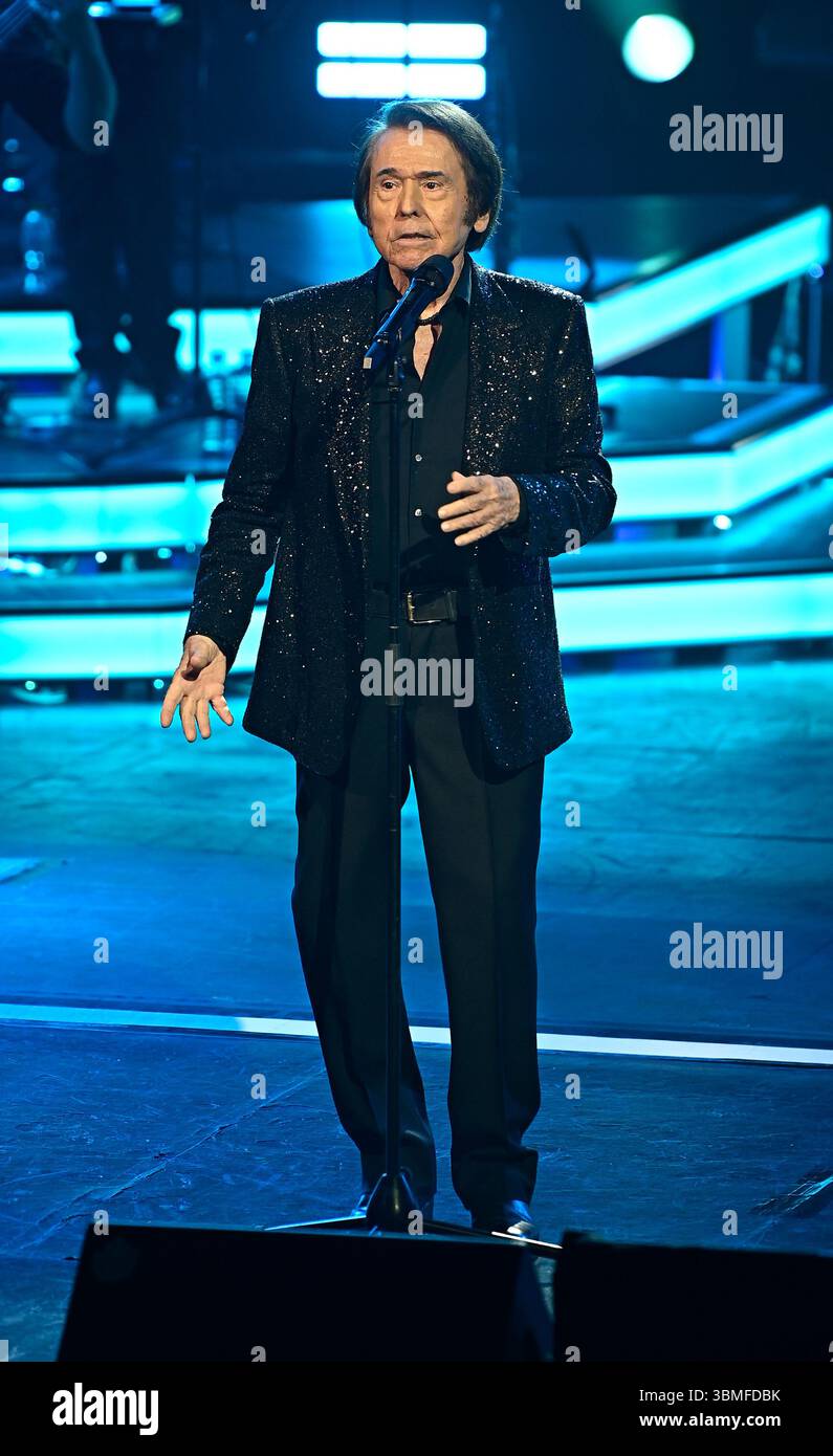 The singer Raphael during a concert at the Teatro de la Zarzuela, on ...