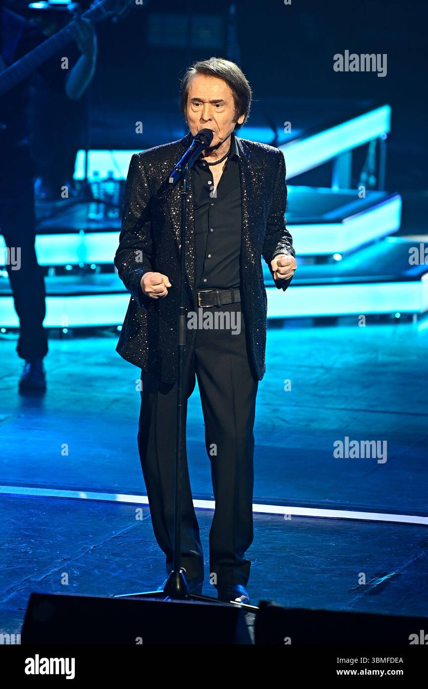 The singer Raphael during a concert at the Teatro de la Zarzuela, on ...